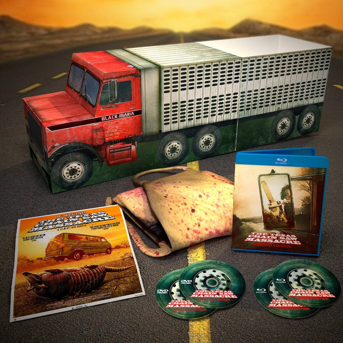 The Texas Chain Saw Massacre (1974) (Blu-ray + DVD) 40th Anniversary ...